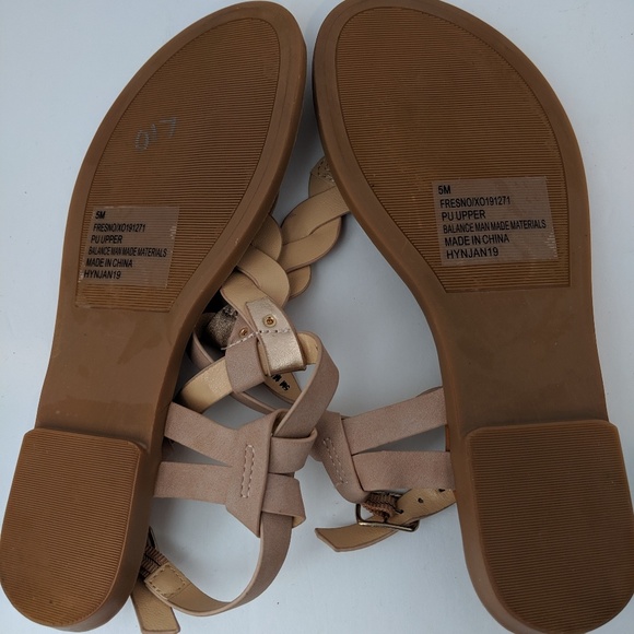 XOXO | Shoes | Xoxo Womens Sandals Size 5m | Poshmark
